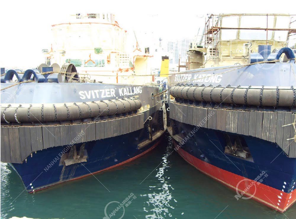 square shape fixed rubber fender